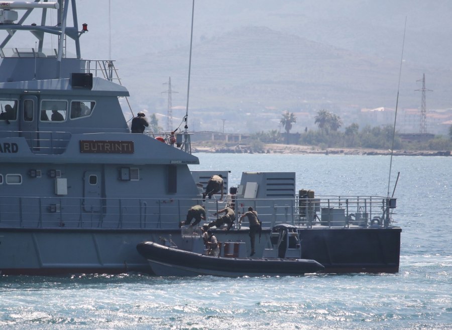 FOTO/ 'Luftë' në Pashaliman, Forcat Speciale zba - Syri | Lajmi i fundit