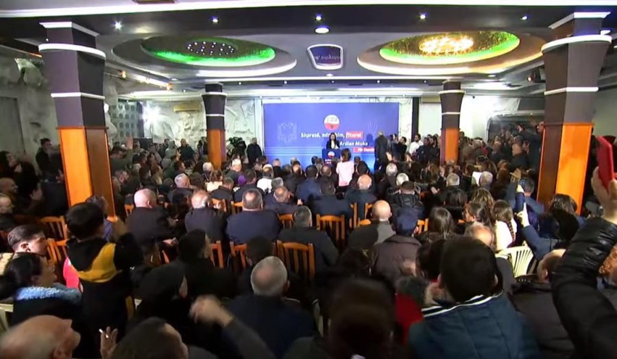 LIVE/ Ardian Muka dhe Sali Berisha takim me strukt - Syri | Lajmi i fundit