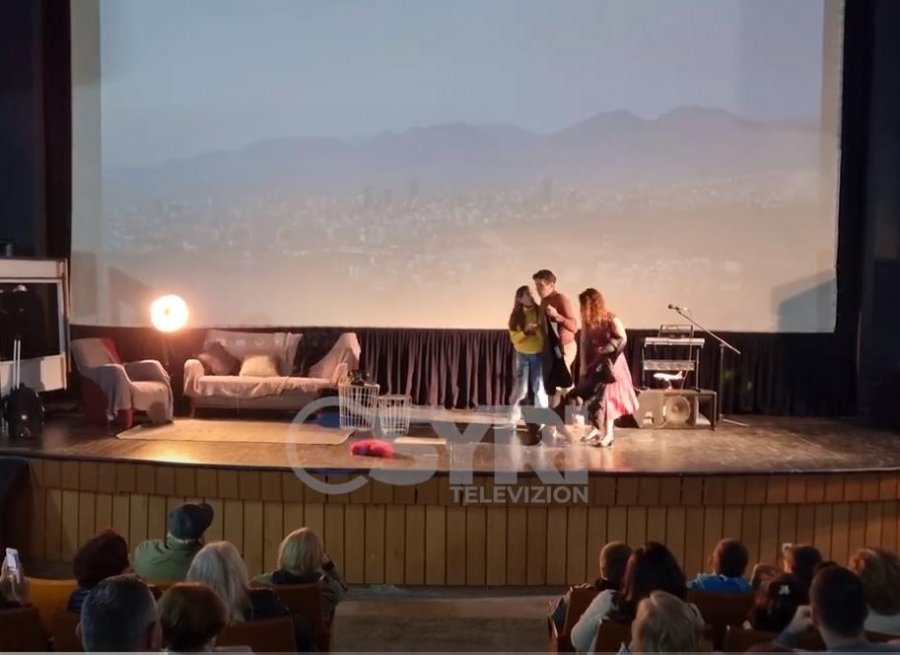VIDEO-SYRI TV/ Stand up komedia ‘Të zhveshur, p - Syri | Lajmi i fundit