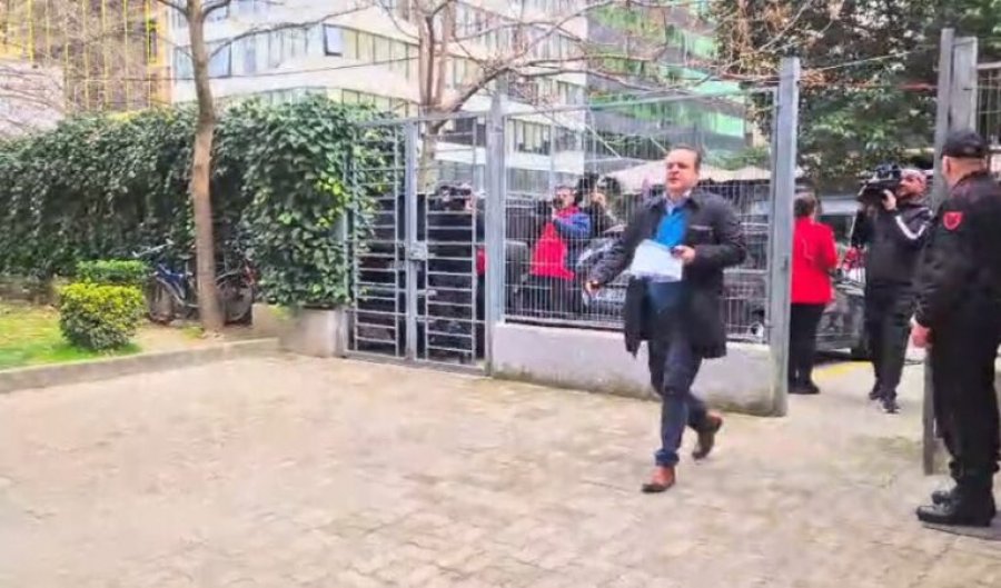 Mjeku Edvin Prifti shkon në SPAK, do t’i komuni - Syri | Lajmi i fundit