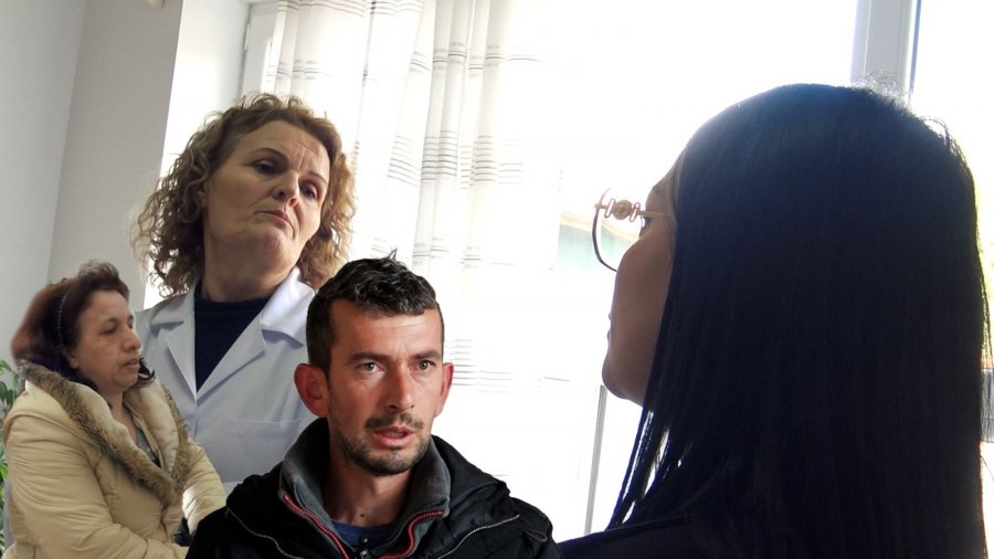 VIDEO/ Mospranimi i fëmijës autik në shkollë. - Syri | Lajmi i fundit