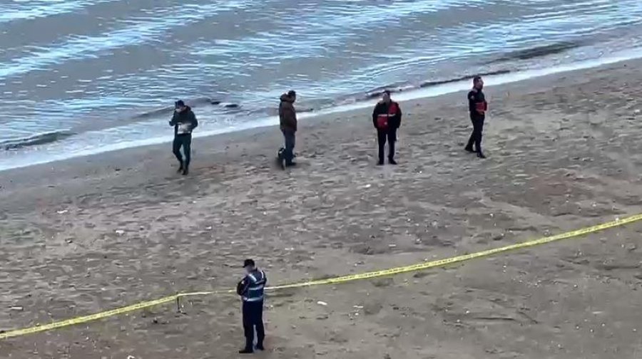 Vlorë/ Deti nxjerr në breg një trup të pajetë - Syri | Lajmi i fundit
