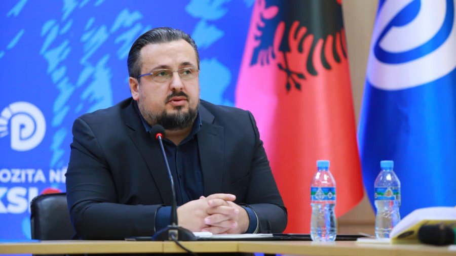 Dorjan Teliti, zbërthen paketën ndaj një prej s - Syri | Lajmi i fundit