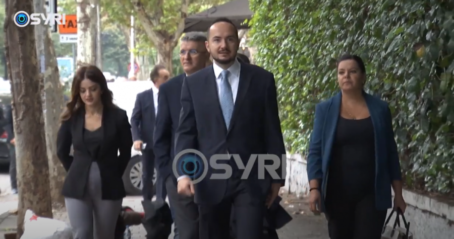 SYRI TV/ Salianji publikon qelizat telefonike të - Syri | Lajmi i fundit