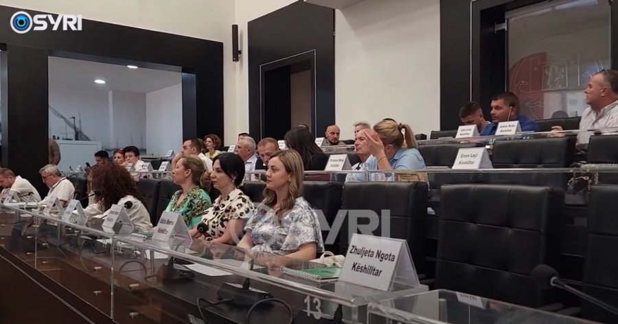 SYRI TV/ Kulla rreth stadiumit në Durrës, opozi - Syri | Lajmi i fundit