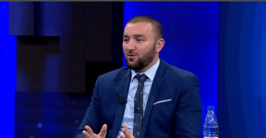Kandidati për deputet në Fier largohet nga parti - Syri | Lajmi i fundit