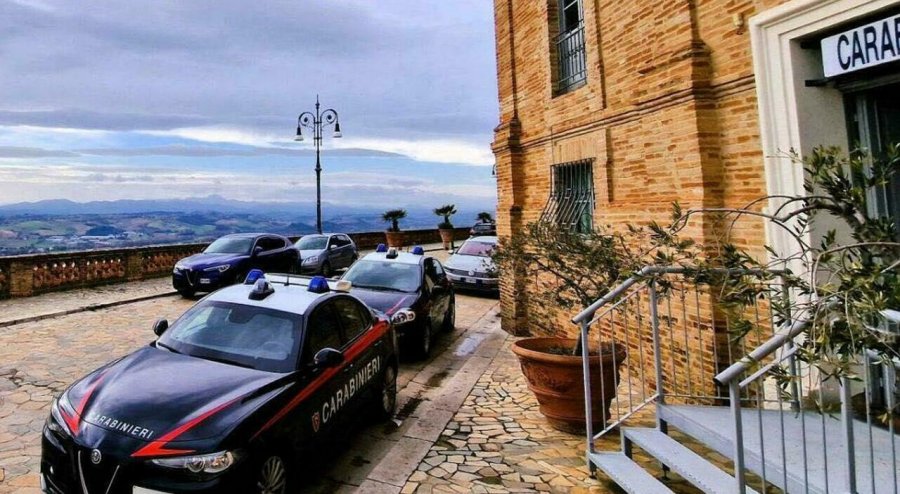 Në makinën e tyre u gjet një orë luksoze ‘Pa - Syri | Lajmi i fundit